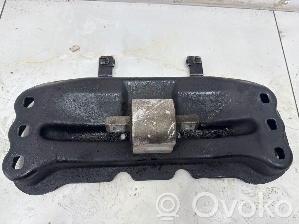 A2122402802 Mercedes-Benz E W212 Gearbox mounting bracket, €25.00 | RRR