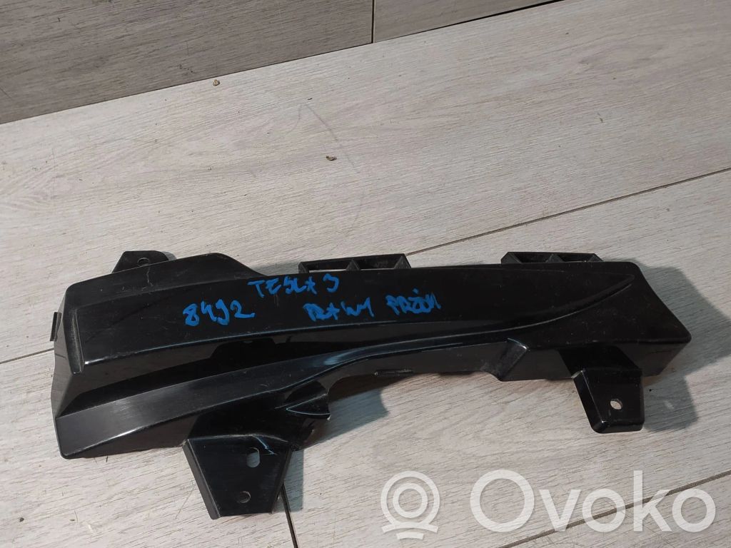 1490023-00-A Tesla Model 3 Front fog light trim/grill, €22.00 | RRR