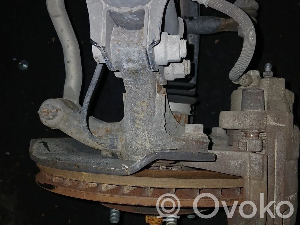 Toyota Yaris Front wheel hub spindle knuckle, €69.00 | RRR