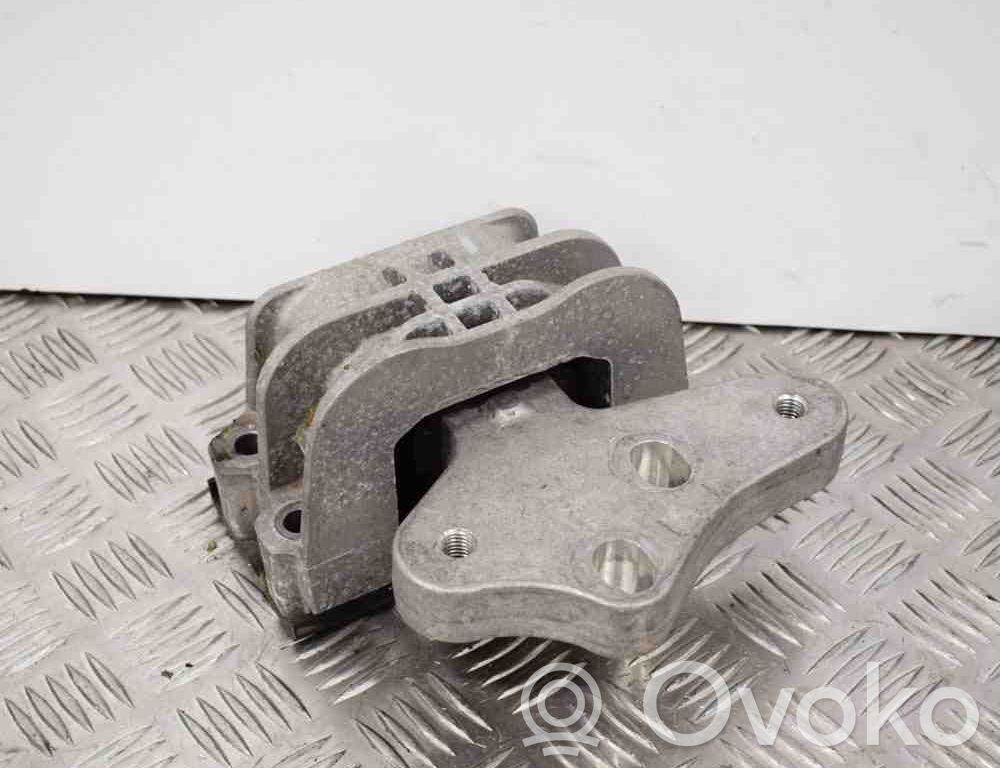 BK217M124AD Ford Transit Custom Engine mount bracket, €12.00 | RRR