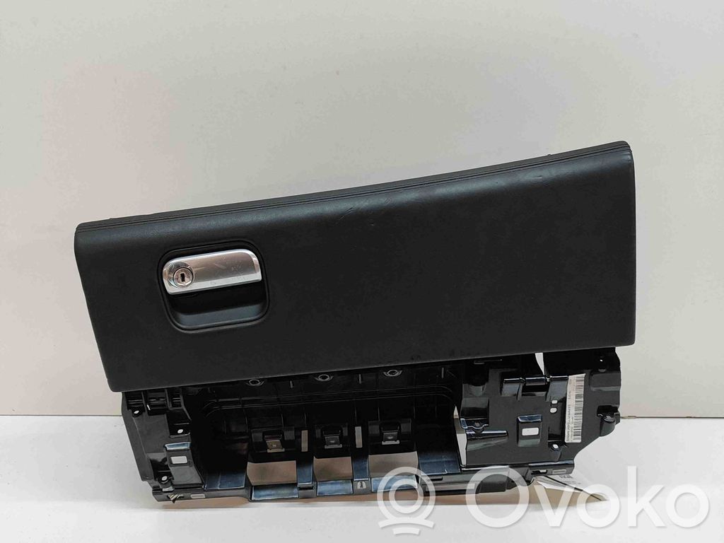 97055220409FFF Porsche Panamera (970) Boite à gants, 102,30 € | OVOKO