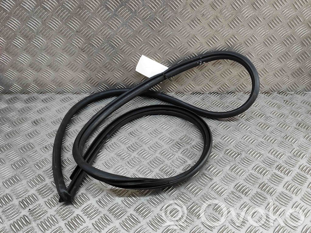 67871-K2010 Toyota Yaris Cross Joint en caoutchouc de porte arrière, 35 ...