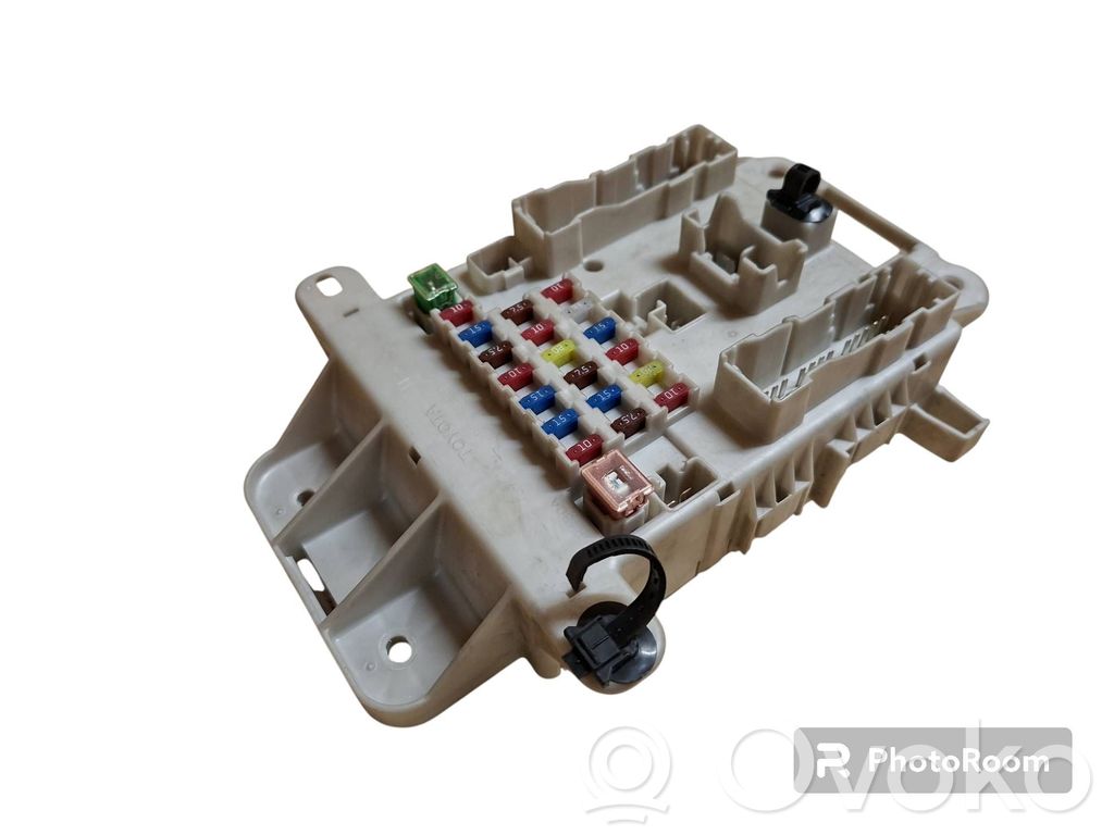 PPT25P5 Toyota RAV 4 (XA20) Module de fusibles, 20,00 € | OVOKO