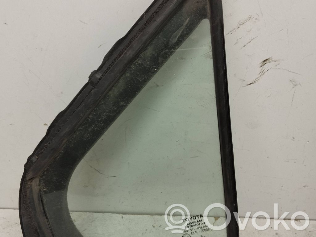 682160D050 Toyota Yaris Fenêtre latérale avant / vitre triangulaire (4 ...