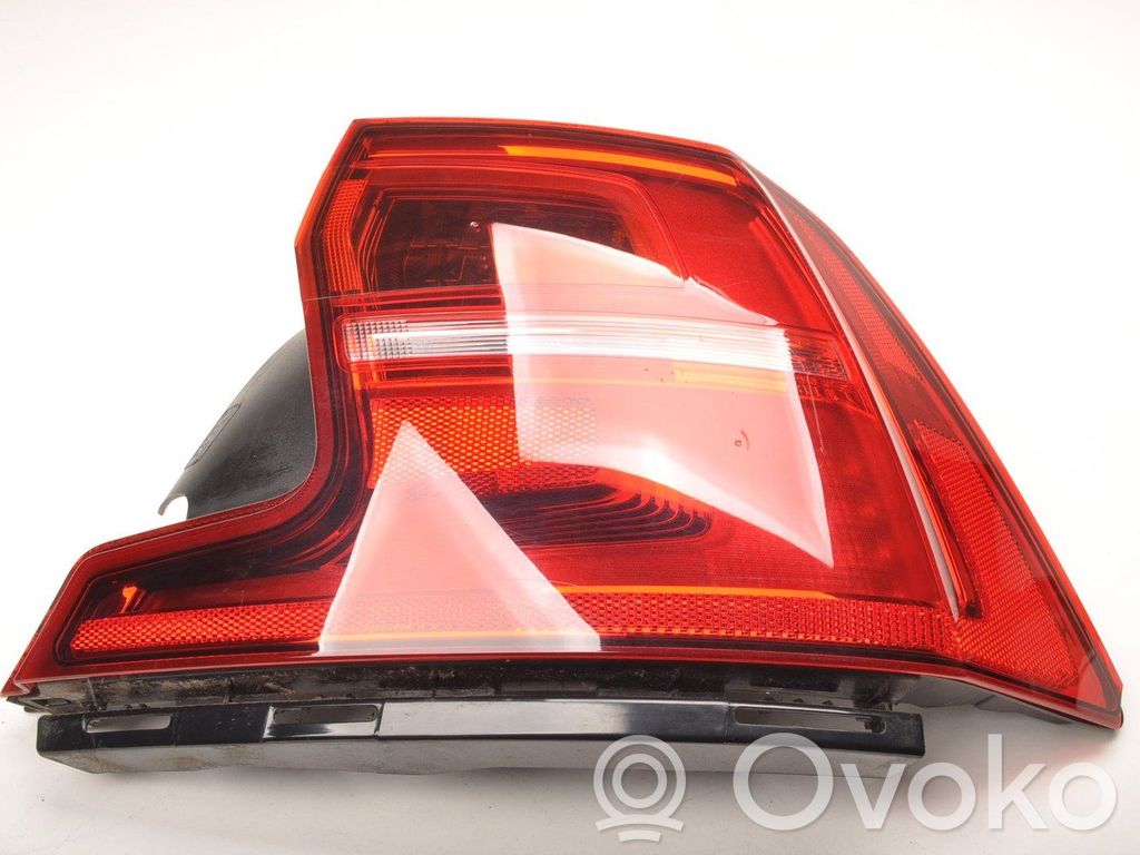 31698713 Volvo S90, V90 Feux arrière / postérieurs, 396,00 € | OVOKO