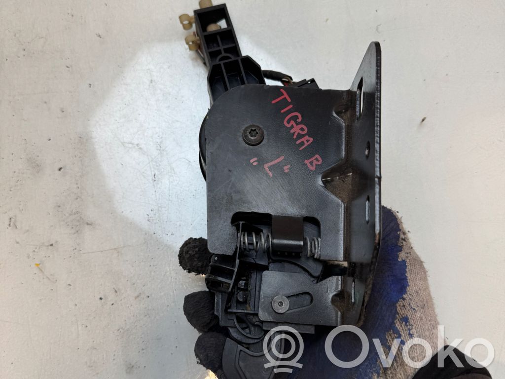 099090 Opel Tigra B Convertible roof lock/latch, €70.59 | RRR