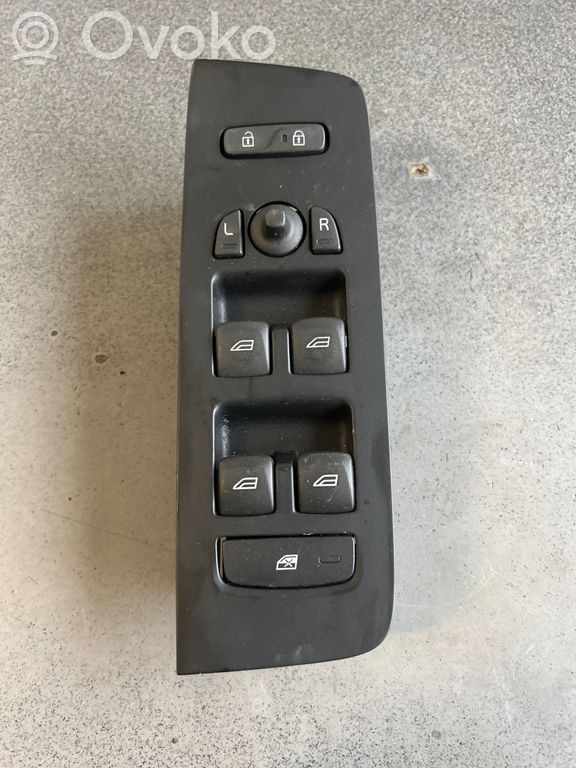 31453232 Volvo V40 Electric window control switch, €30.00 | RRR