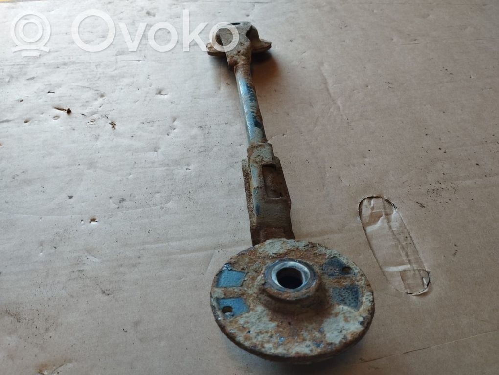 Infiniti G37 Triangle bras de suspension supérieur arrière, 40,00 € | OVOKO