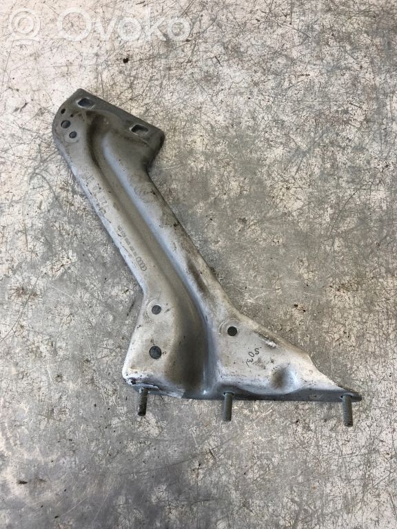 8R0821135 Audi Q5 SQ5 Fender mounting bracket, €25.88 | RRR