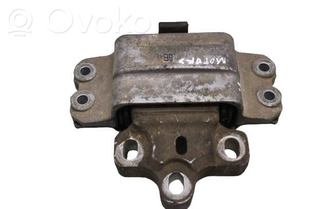 3C0199555 Volkswagen PASSAT B6 Engine mount bracket, €10.00 | RRR