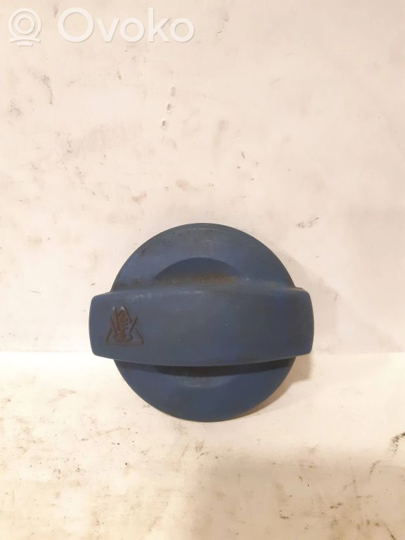 8E0121321 Audi A8 S8 D3 4E Vase d'expansion / bouchon de réservoir de ...