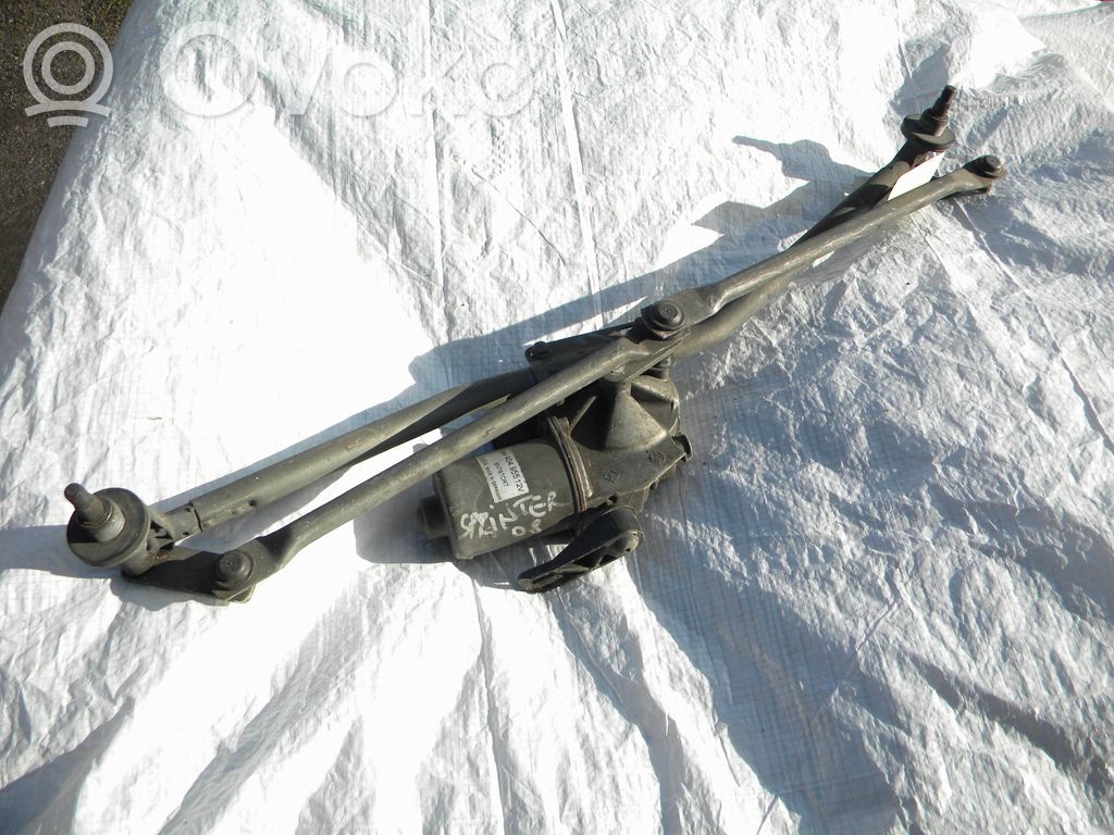 404955 Mercedes-Benz Sprinter W906 Front wiper linkage and motor, €23. ...