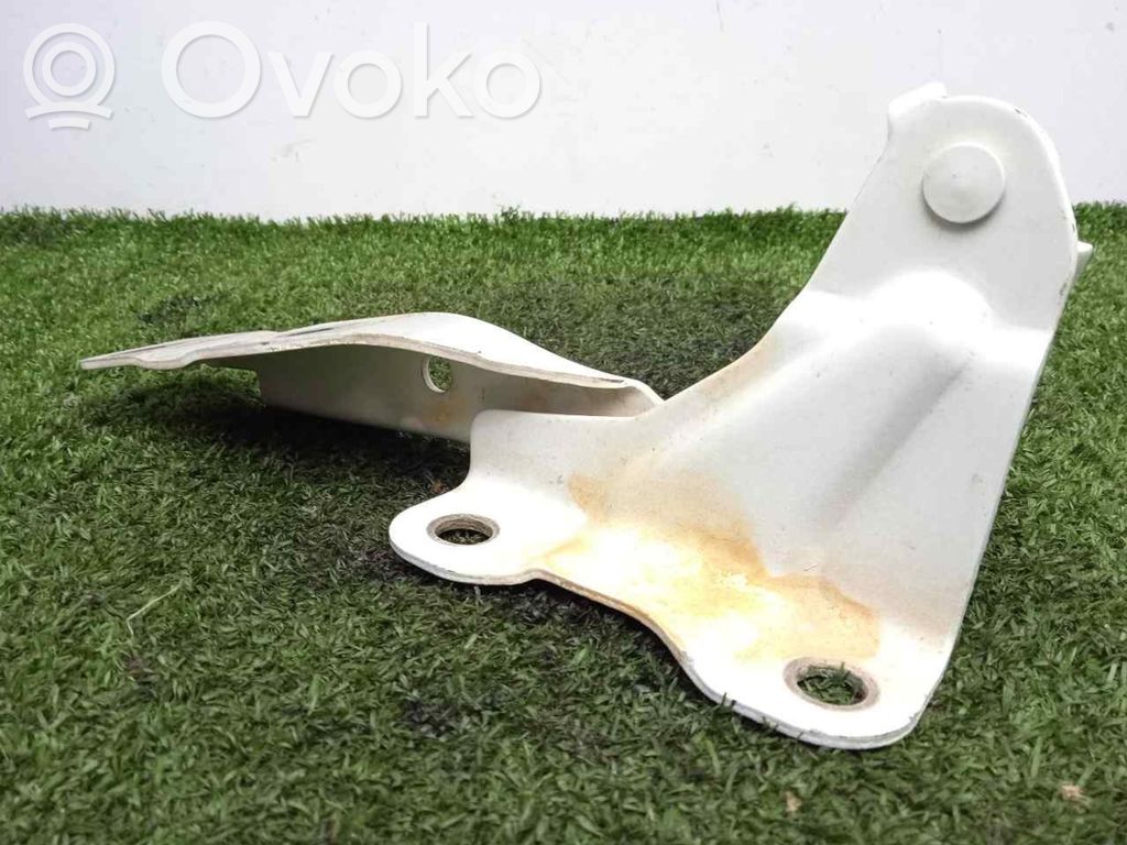 5905A180 Mitsubishi L200 Tailgate/trunk/boot hinge, €27.06 | RRR