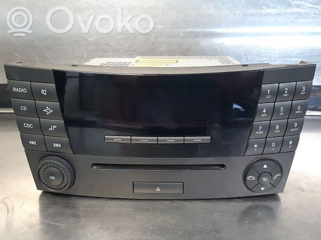 2118209789 Mercedes-Benz E W211 Radio/CD/DVD/GPS head unit, €240.00 | RRR