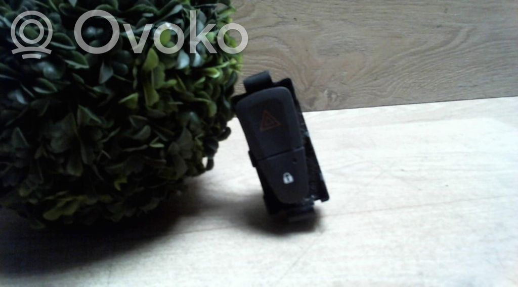 Renault Megane III Hazard light switch, €23.00 | RRR