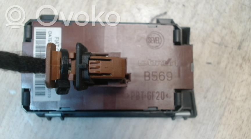 Peugeot Boxer Headlight level height control switch, €23.71 | RRR