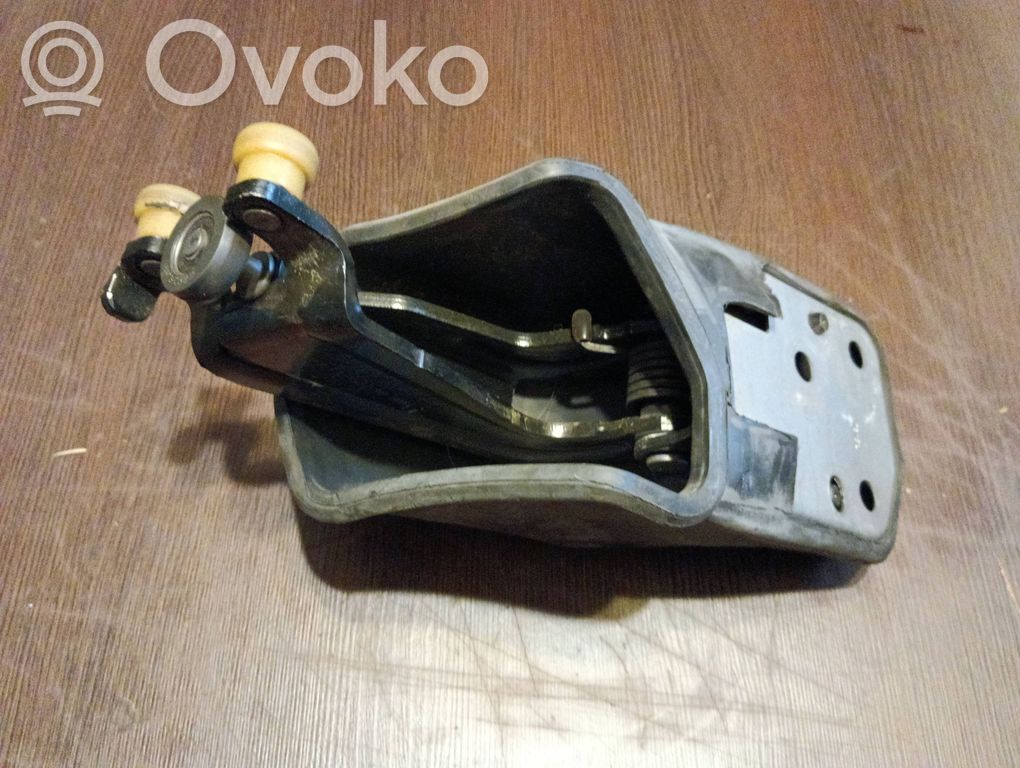 9833303280 Peugeot Partner III Sliding door middle roller runner, €34. ...