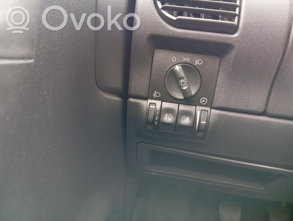 Opel Corsa C Light switch, €25.57 | RRR