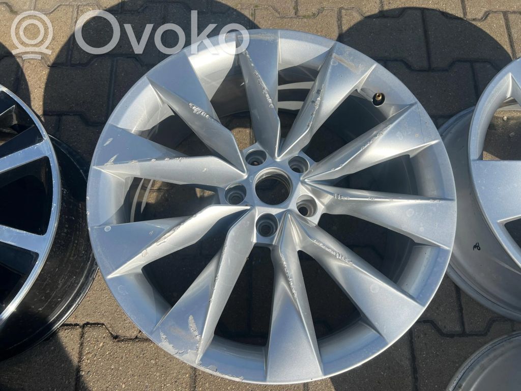 Skoda Enyaq iV R19 alloy rim, €155.29 | RRR