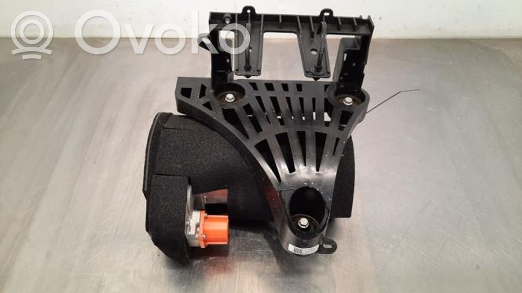 150221300C Tesla Model Y Air conditioning (A/C) compressor (pump), €451 ...
