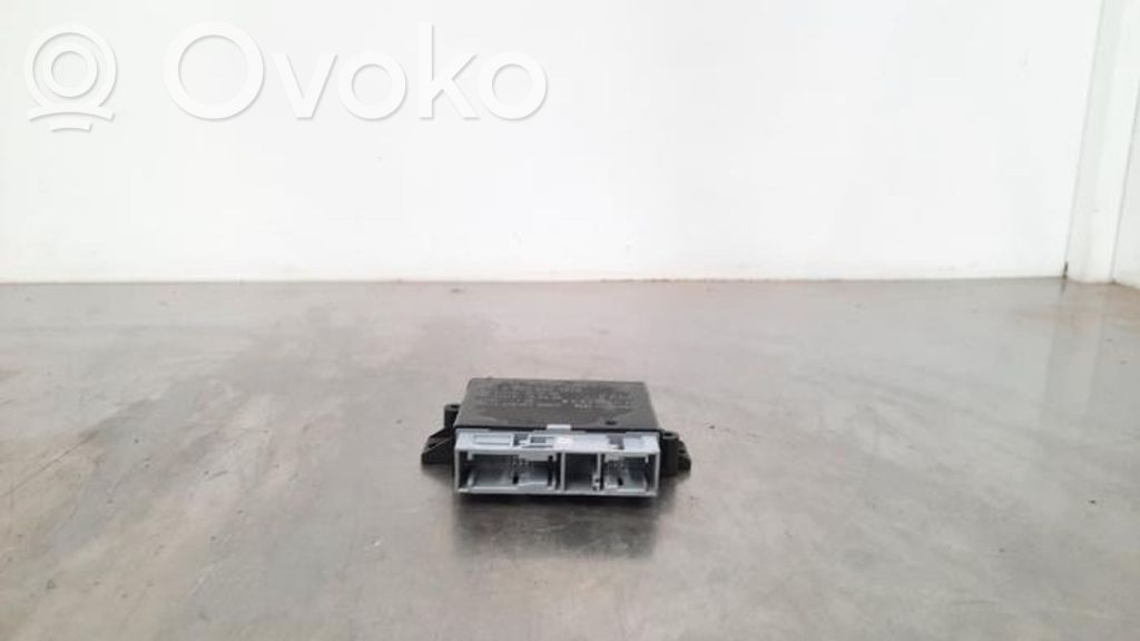 A0009001808 Mercedes-Benz C W205 Parking PDC control unit/module, €75. ...