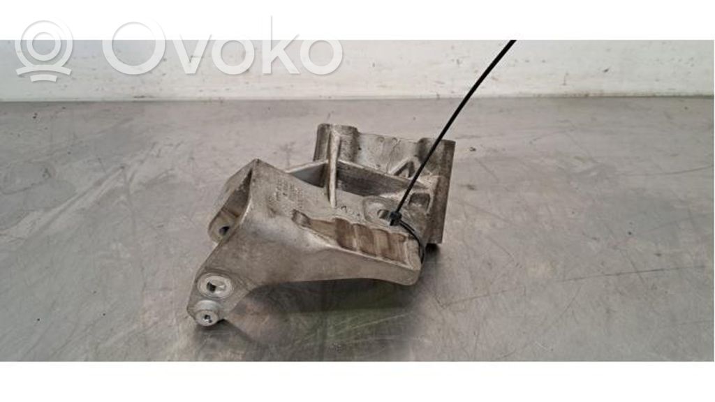 Volvo XC90 Gearbox mounting bracket, €41.02 | RRR