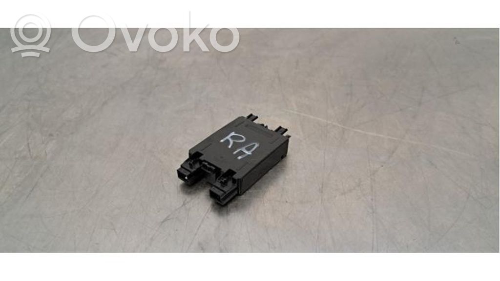 YJ5A53015 BMW iX Antenna control unit, €41.02 | RRR
