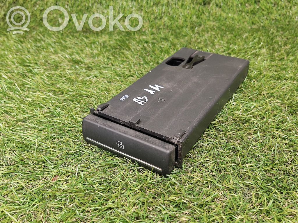 8P0941561 Audi A3 S3 8P Boîte / compartiment de rangement pour tableau ...