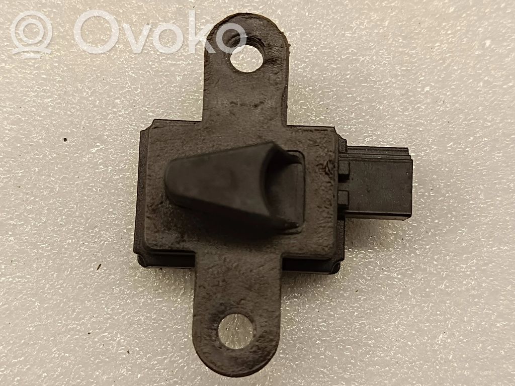A0038212751 Mercedes-Benz ML W164 Turvatyynyn törmäysanturi, 3,00 € | OVOKO