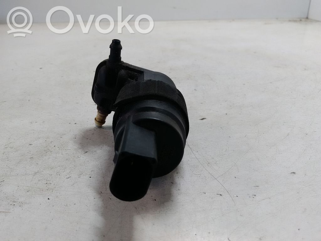 ERN51523 Audi A4 S4 B8 8K Pompe de lave-glace de pare-brise 8K9955647 ...