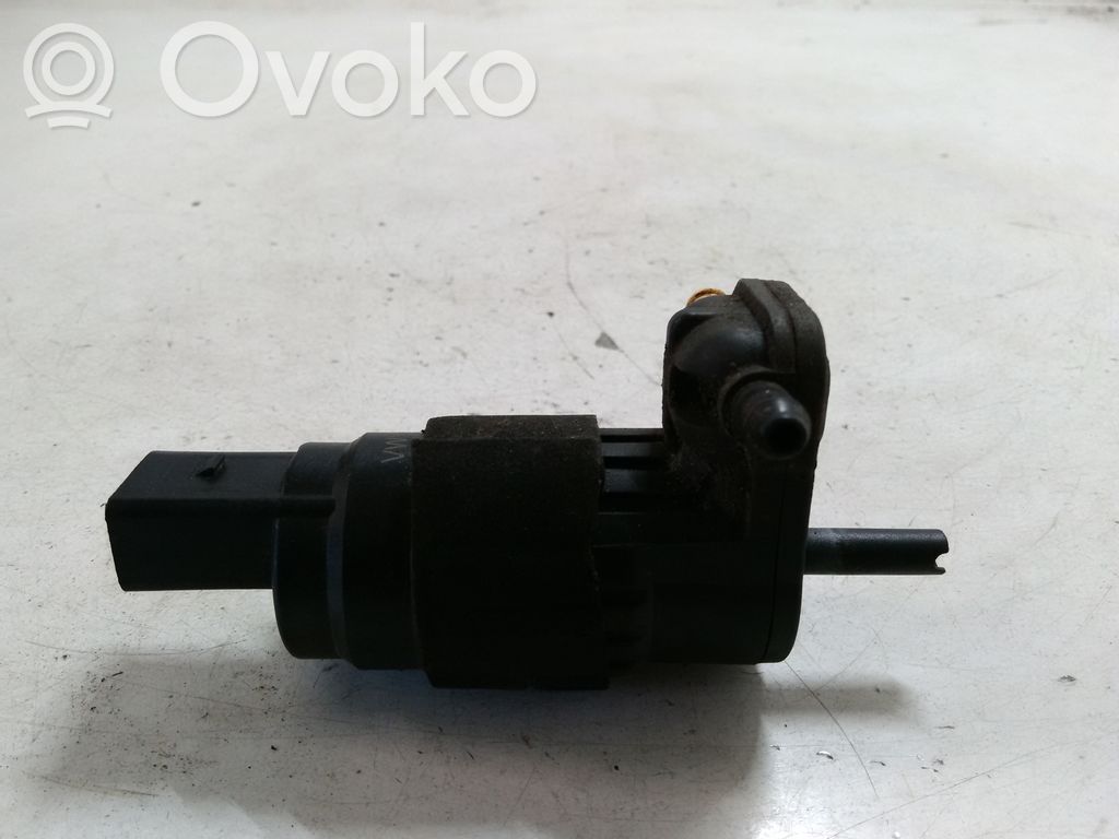 ERN51523 Audi A4 S4 B8 8K Pompe de lave-glace de pare-brise 8K9955647 ...