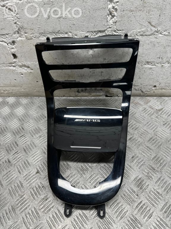 A2138100815 Mercedes-Benz E AMG W213 Radio/GPS head unit trim, €129.00 ...