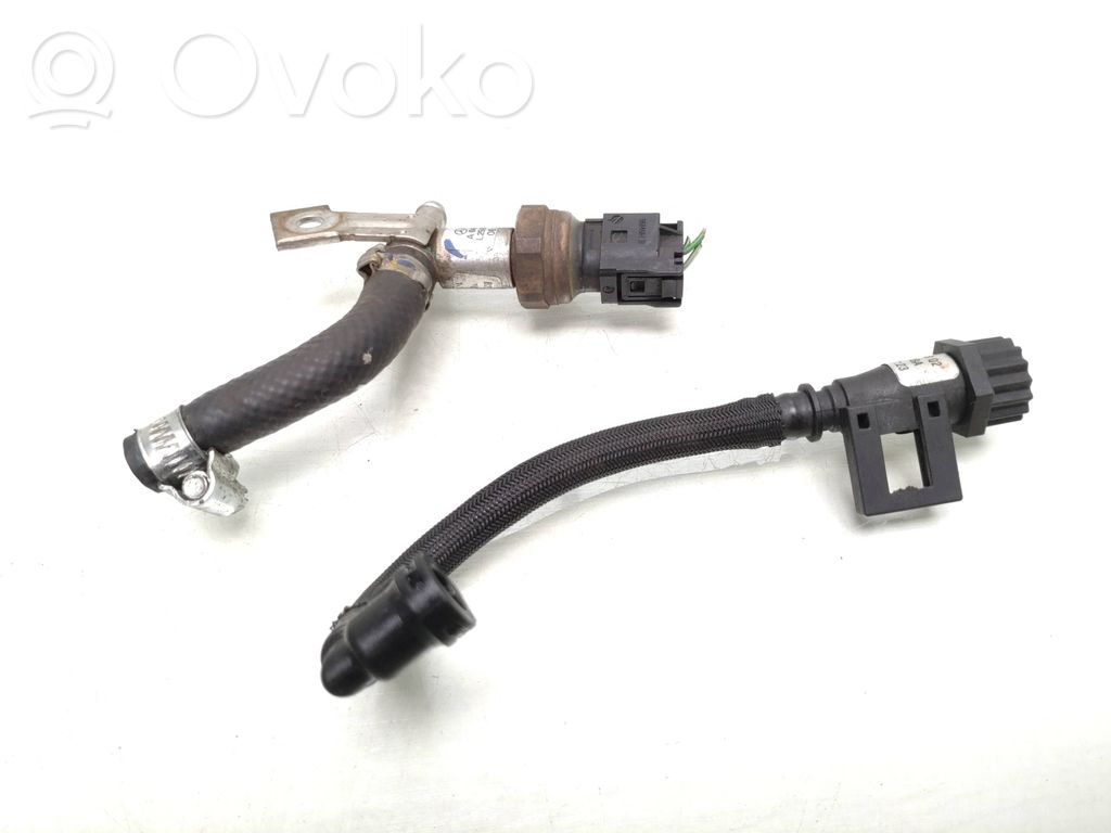 A6450700081 Mercedes-Benz A W176 Capteur de pression de carburant, 19 ...