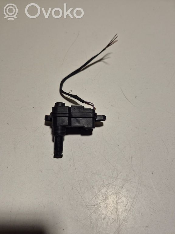 8V4862159B Volkswagen Taos Verrouillage du bouchon du réservoir de ...