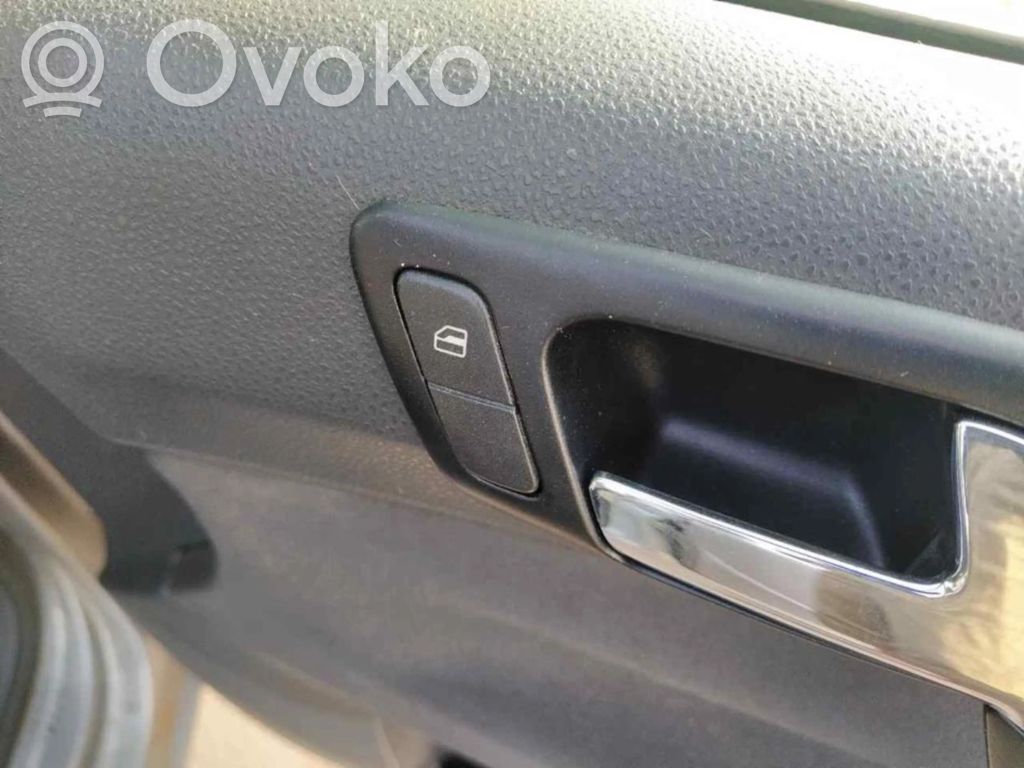 Volkswagen Polo IV 9N3 Interrupteur commade lève-vitre, 13,73 € | OVOKO