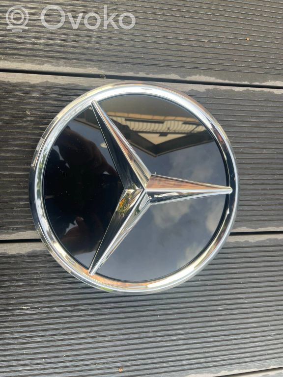 A0008881000 Mercedes-Benz CLA C118 X118 Manufacturer badge logo/emblem ...