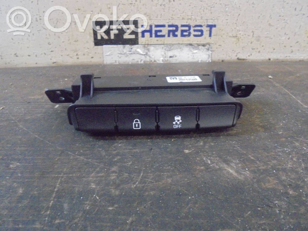 93700A2020 KIA Pro Cee'd II ESP (stability program) switch, €20.00 | RRR