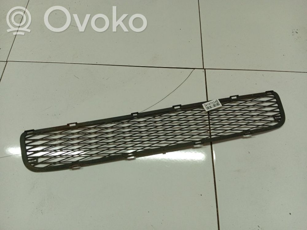 531120d050 Toyota Yaris Front bumper lower grill, €18.70 | RRR