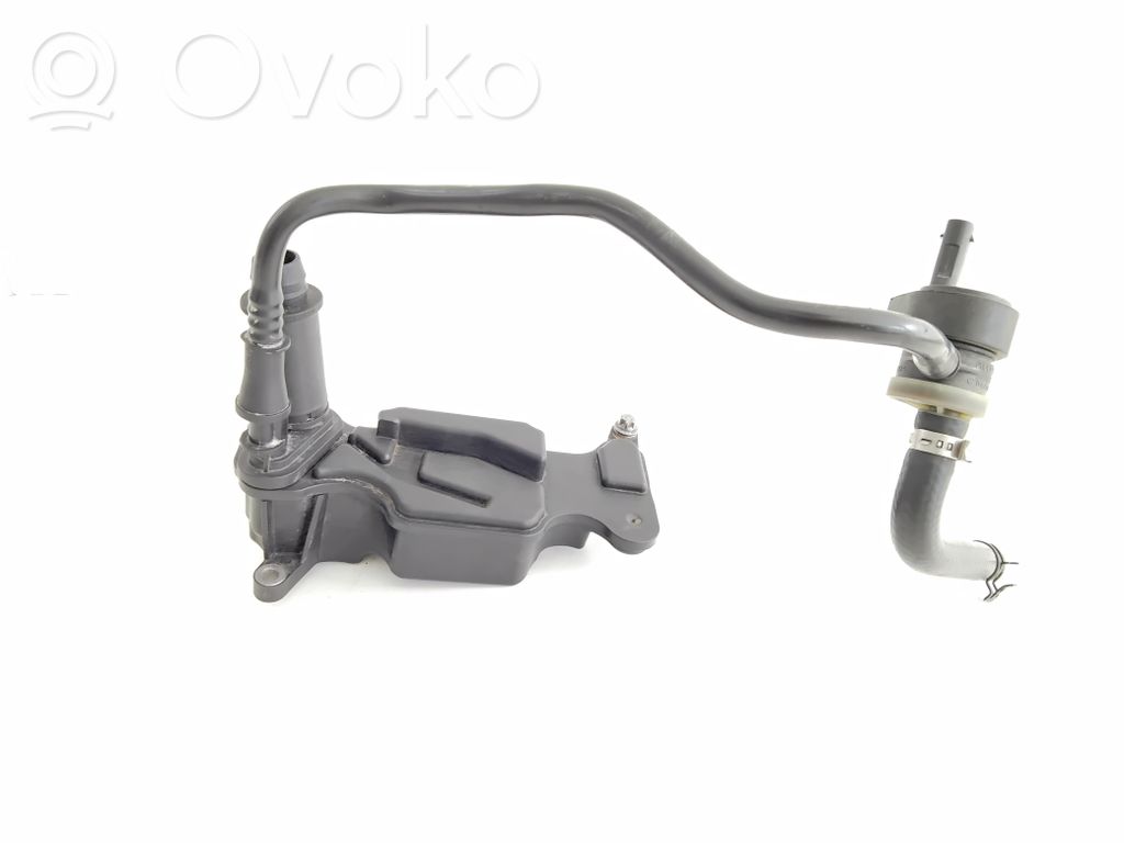 A2700104403 Mercedes-Benz C W205 Oil breather separator, €40.00 | RRR