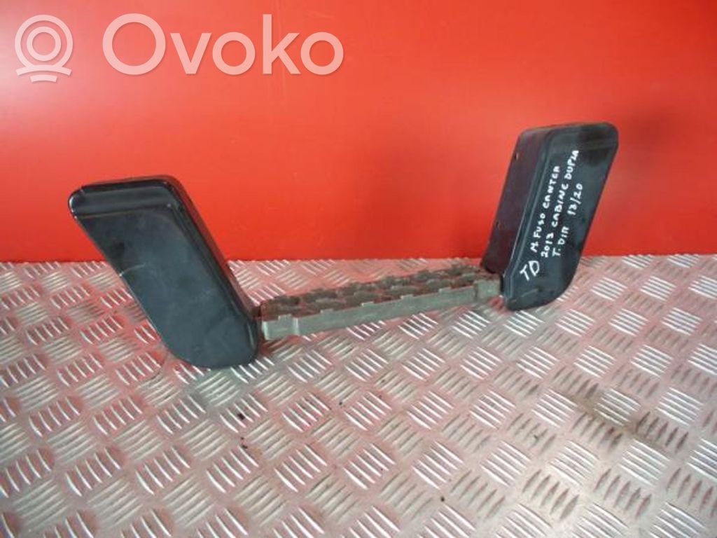 Mitsubishi Canter Support, crochet roue de secours, 53,14 € | OVOKO