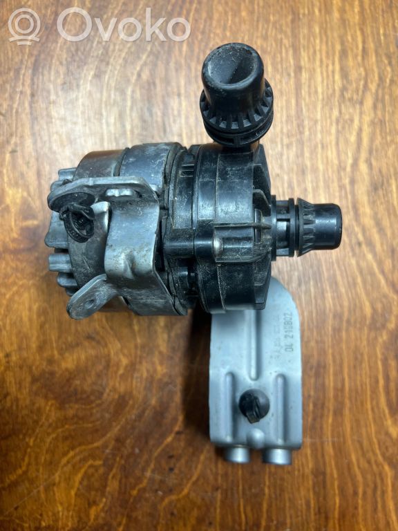 A0005000801 Mercedes-Benz C W205 Vandens pompa, 144,00 € | RRR