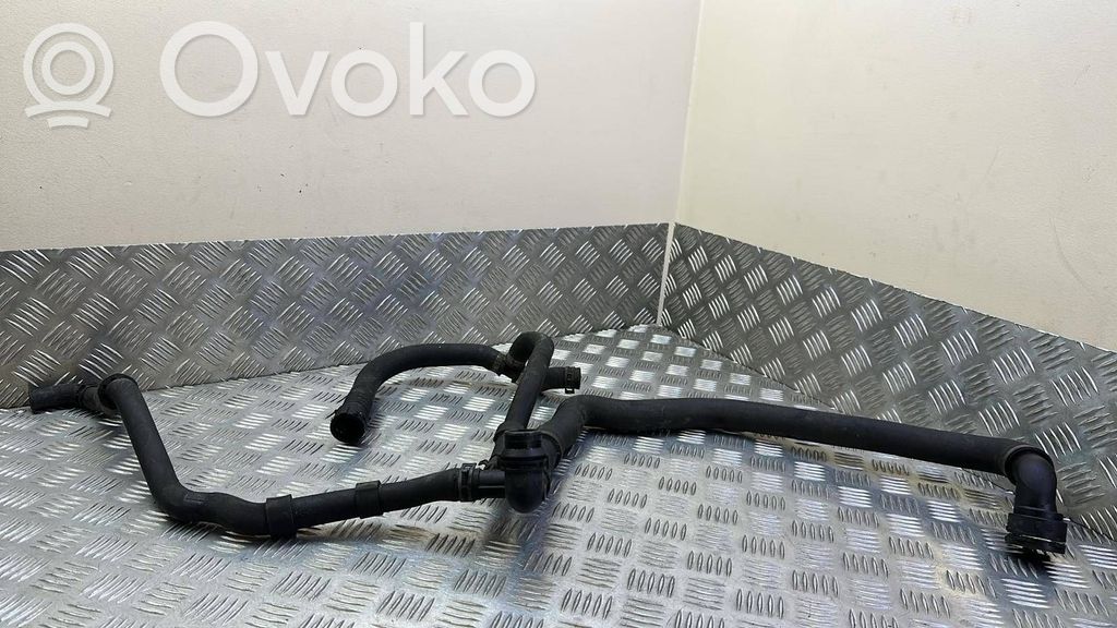 5Q0121619D Skoda Octavia Mk3 (5E) Tuyau de liquide de refroidissement ...