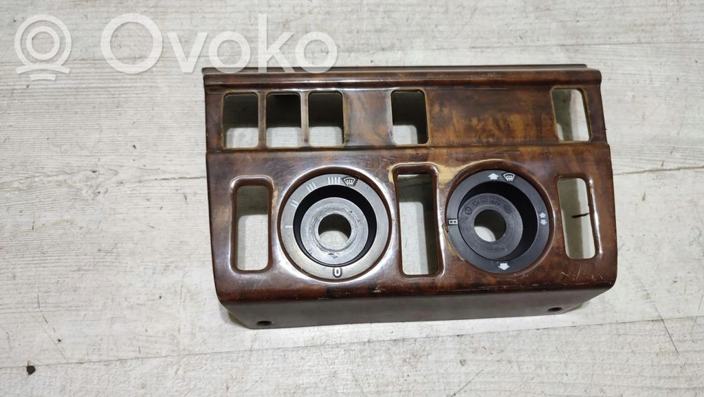 23401223 Mercedes-Benz E W124 Console centrale, commande chauffage/clim ...
