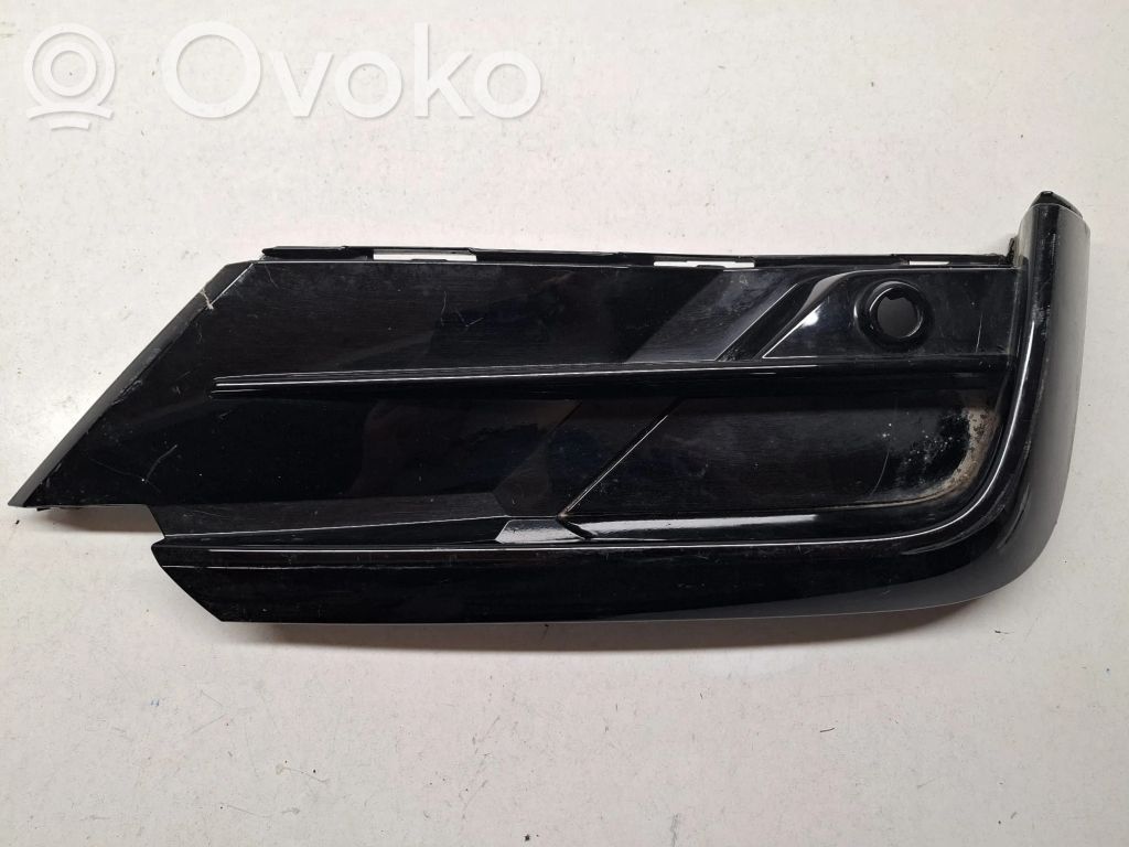 5NN853666B Volkswagen Tiguan Front bumper lower grill, €35.00 | RRR