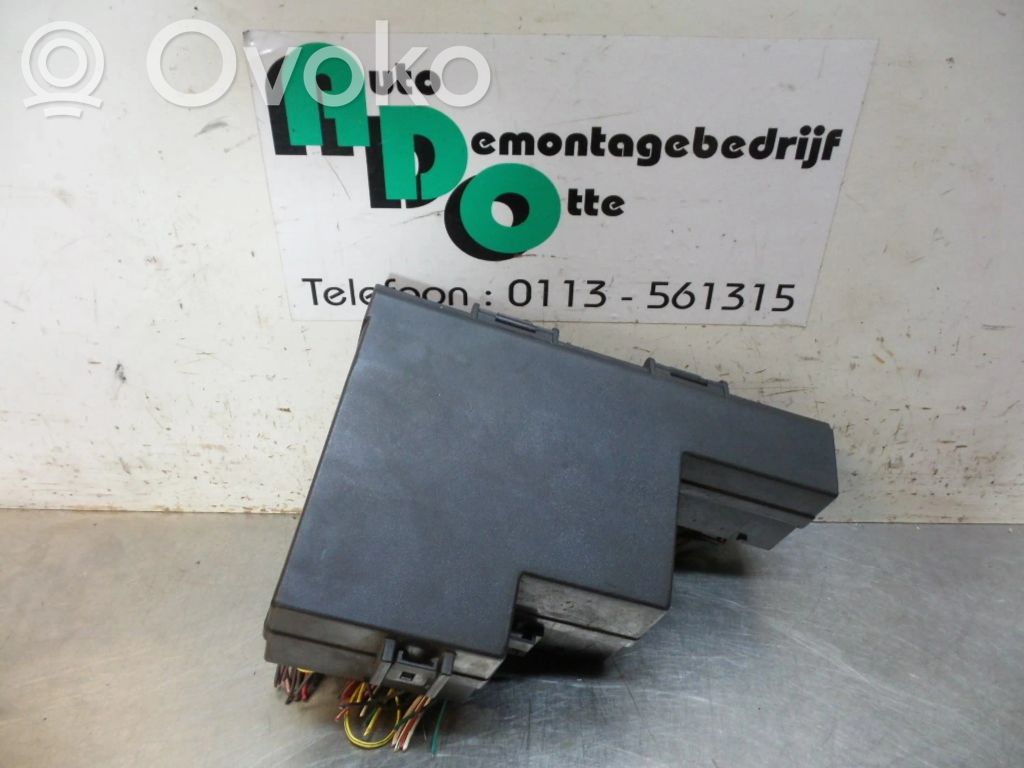 2R8T14A075CC Jaguar S-Type Boîte à fusibles, 75,00 € | OVOKO
