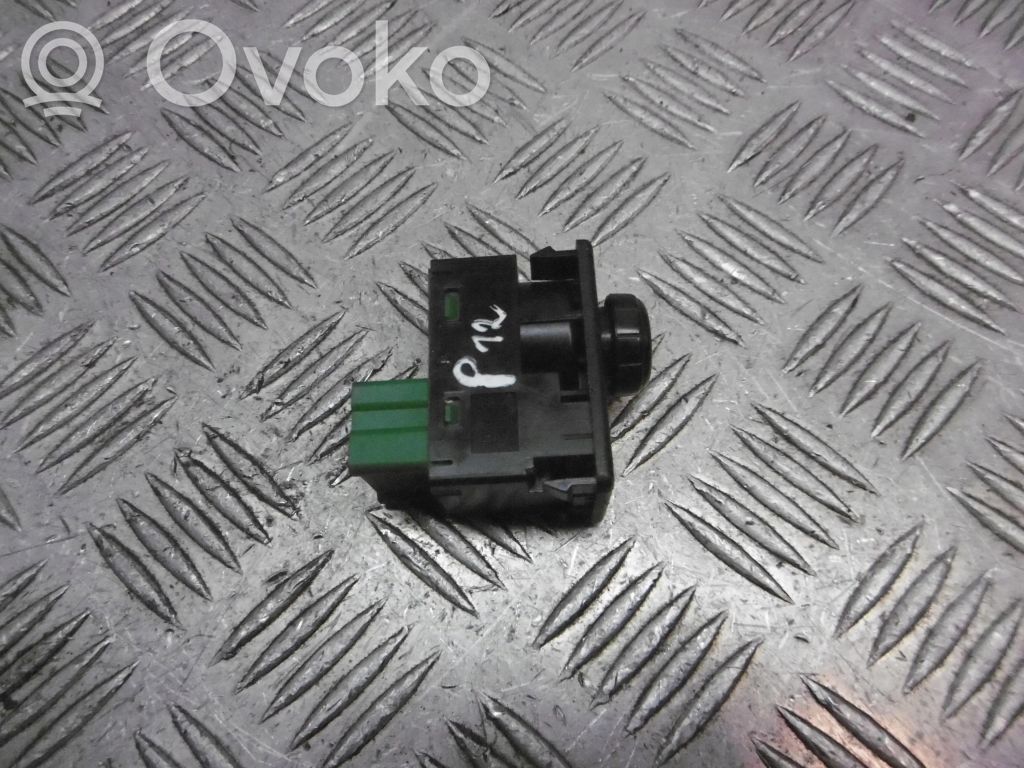 Nissan Primera Wing mirror switch, €10.59 | RRR