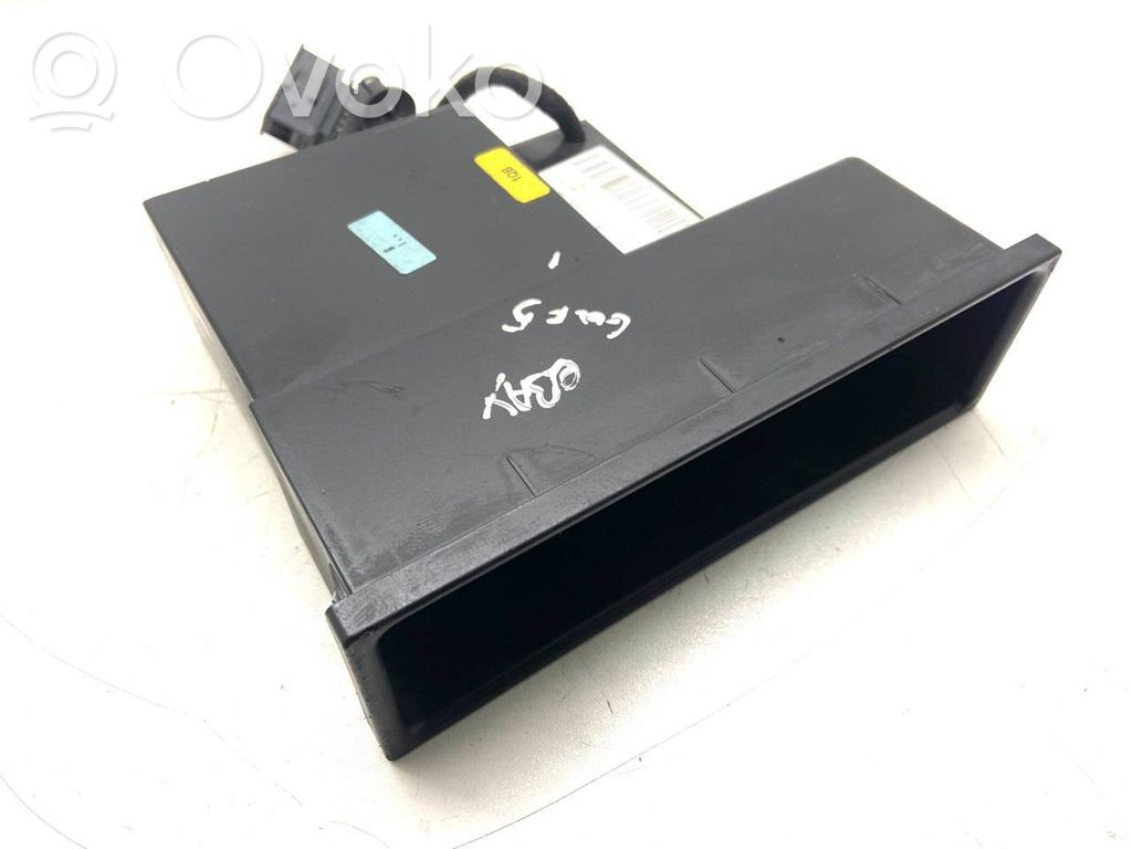 1K0857925E Volkswagen Golf V USB jungtis, 27,59 € | RRR