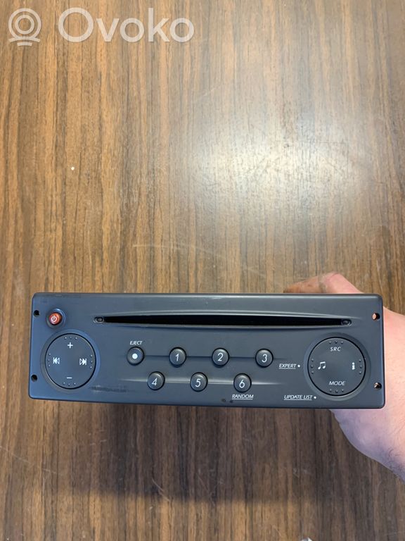 8200466667 Renault Espace IV Radio/CD/DVD/GPS head unit, €40.00 | RRR