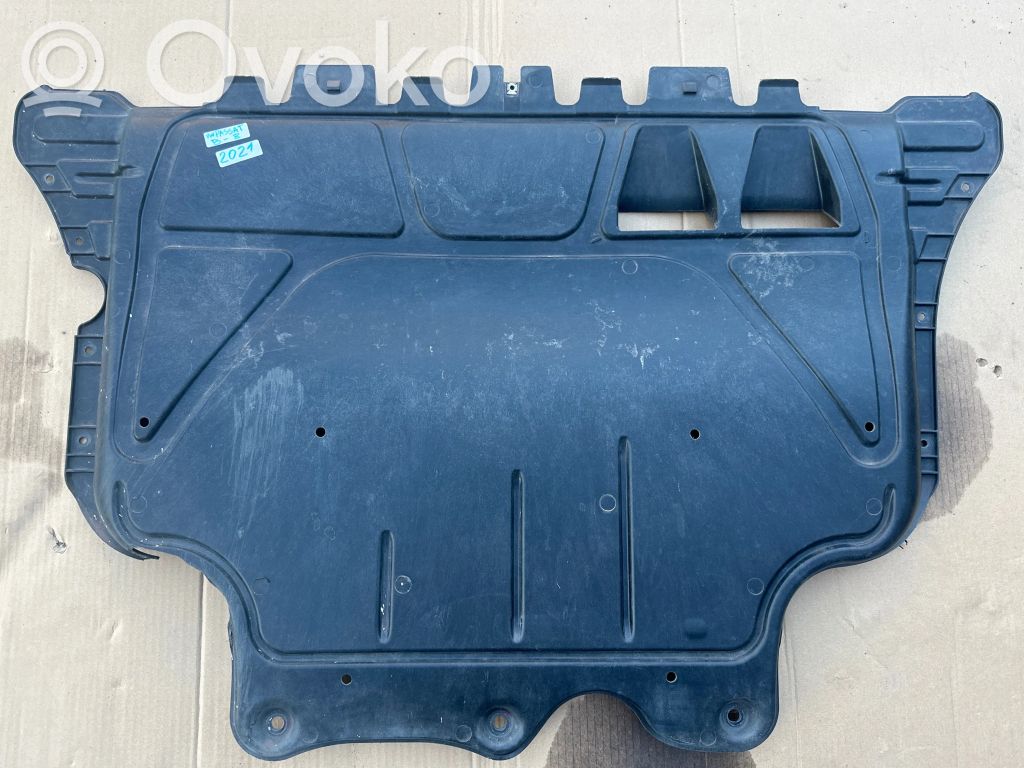 3Q0825235A Volkswagen PASSAT B8 Engine splash shield/under tray, €55.00 ...