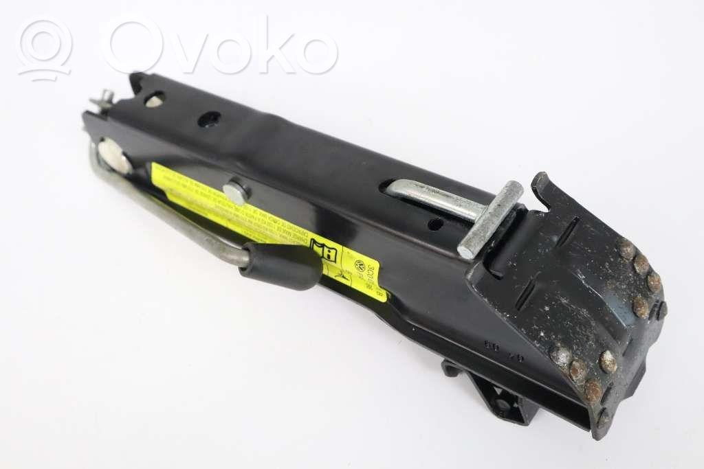 3AA011031B Volkswagen PASSAT B7 Lift Jack, €27.06 | RRR